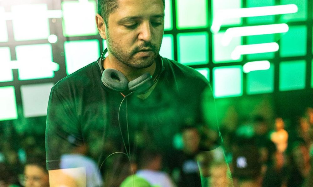 Cesar Abril é Anunciado no Casting da Agência Monterrico. Ouça no ...